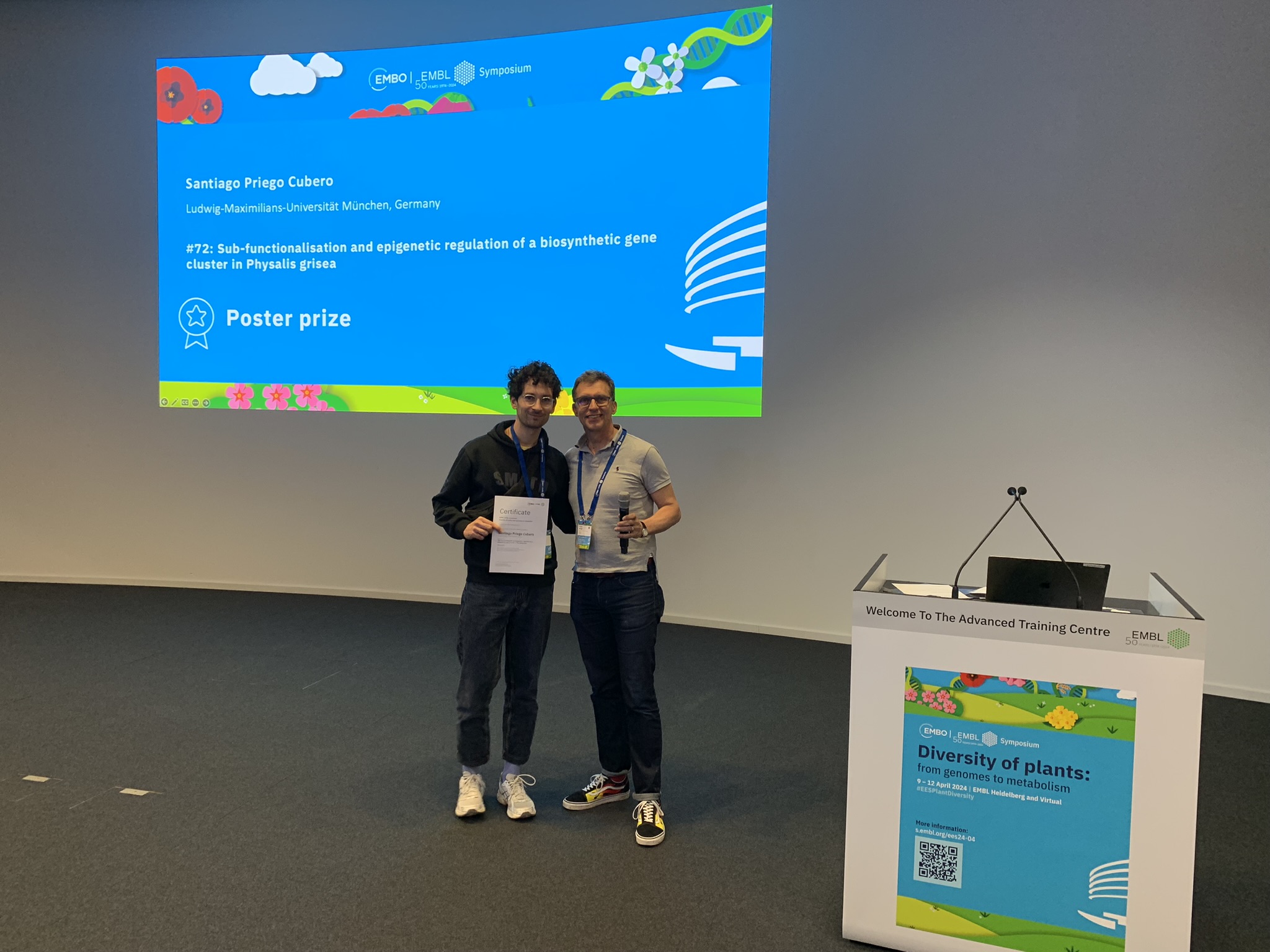 Santiago Priego Cubero with scientific organiser Detlef Weigel