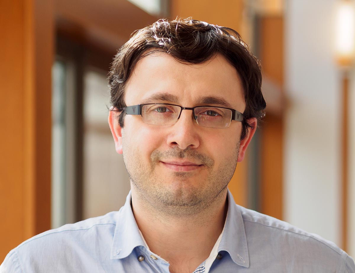 Microtubules: from atoms to complex systems – Course and Conference Office