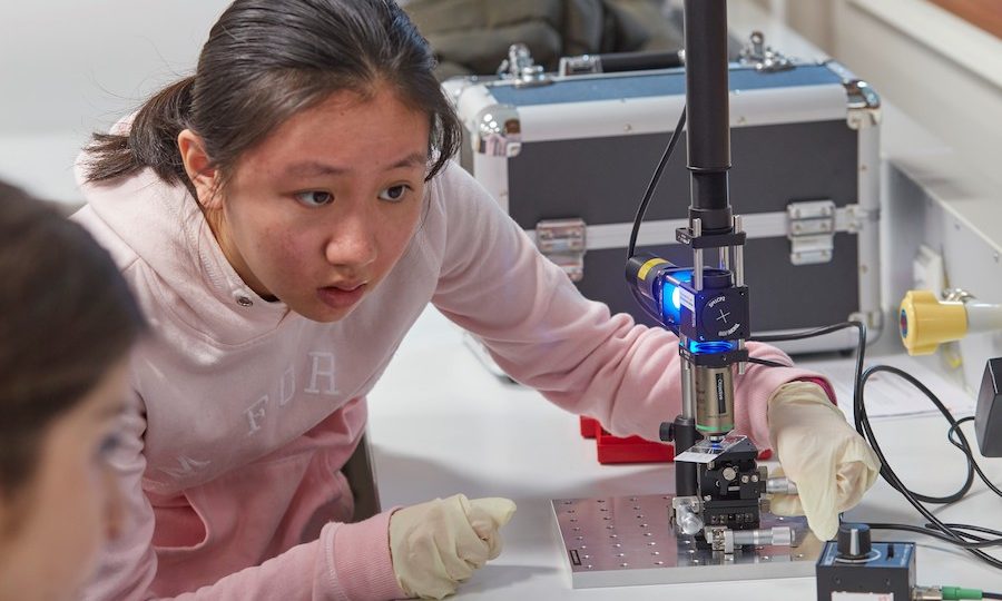 Microscope in action – EMBL ELLS